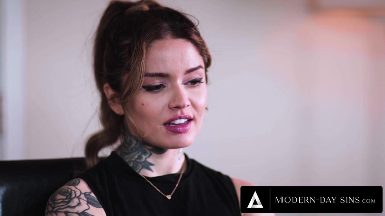 Free Fertility Doctor Fills His Clients Cunt With His Cum Porn Video